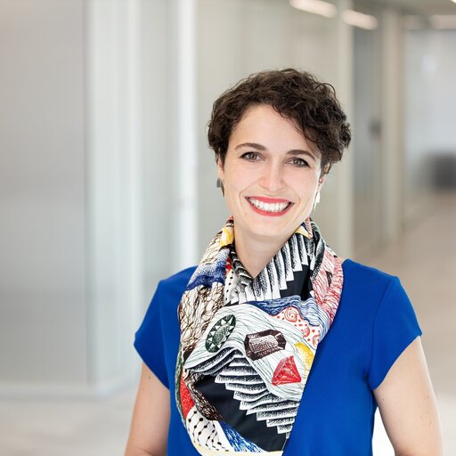 Caroline Colongo — Academos